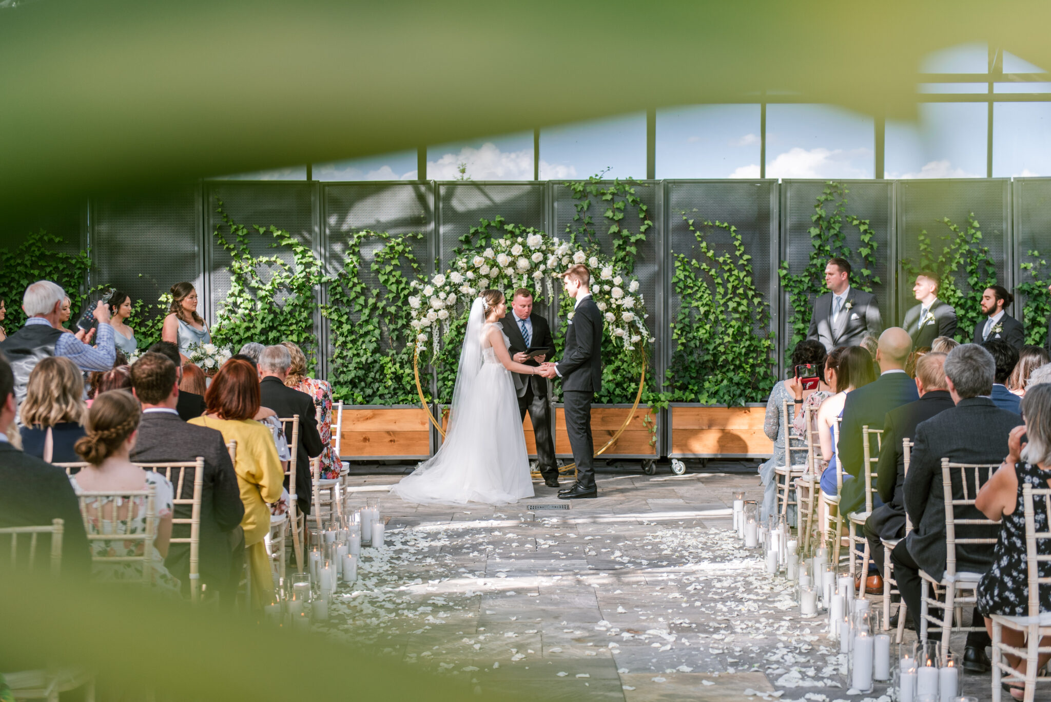 Summer Greenhouse Wedding at Aquatopia – Photography by Emma